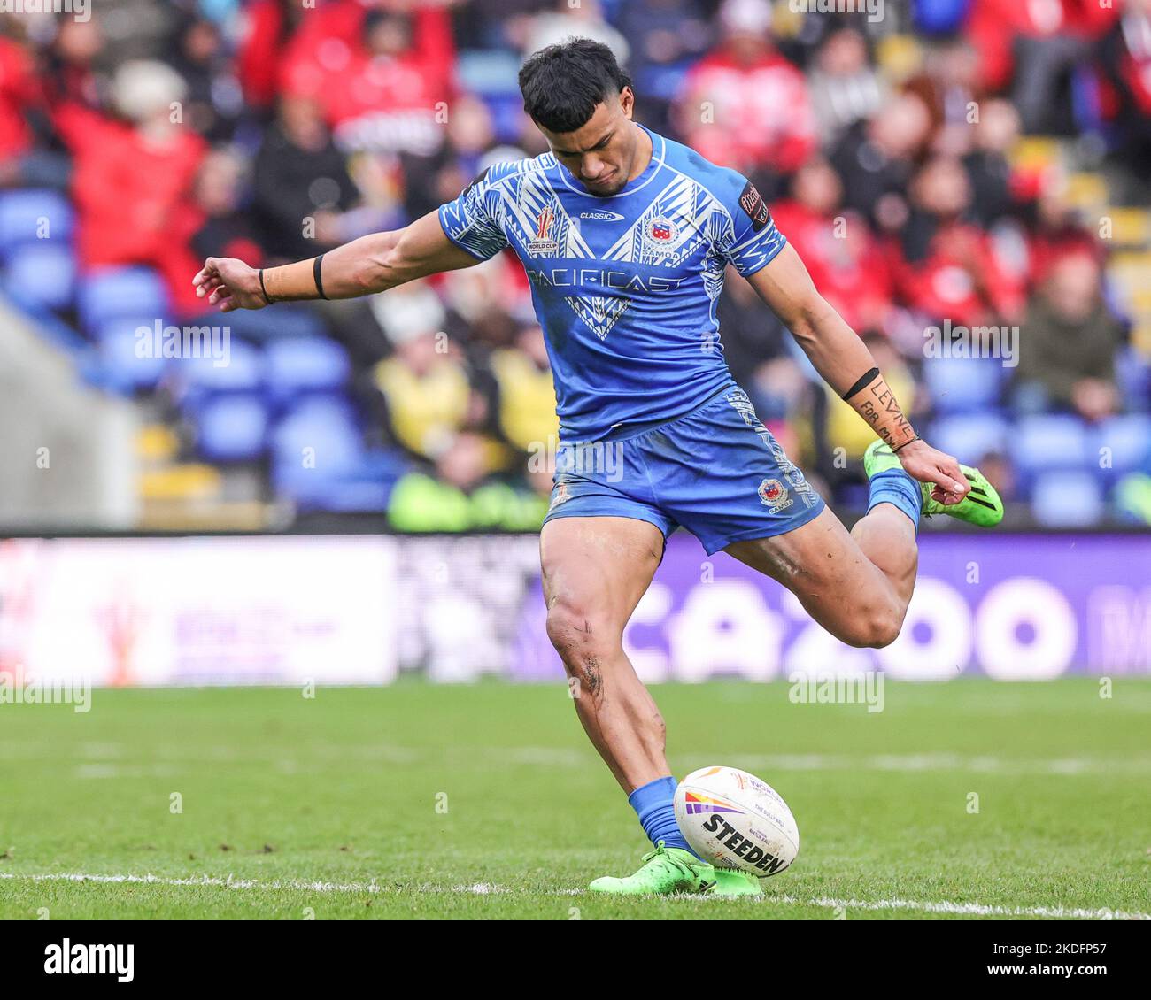 Warrington, UK. 06th Nov, 2022. Stephen Crichton of Samoa converts for ...