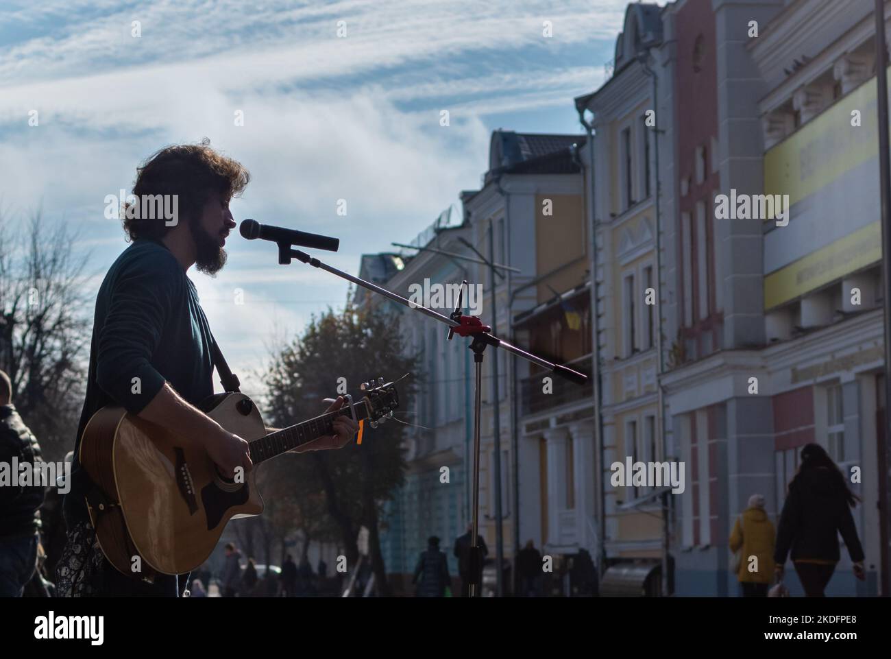 Sky microphone hi-res stock photography and images - Alamy
