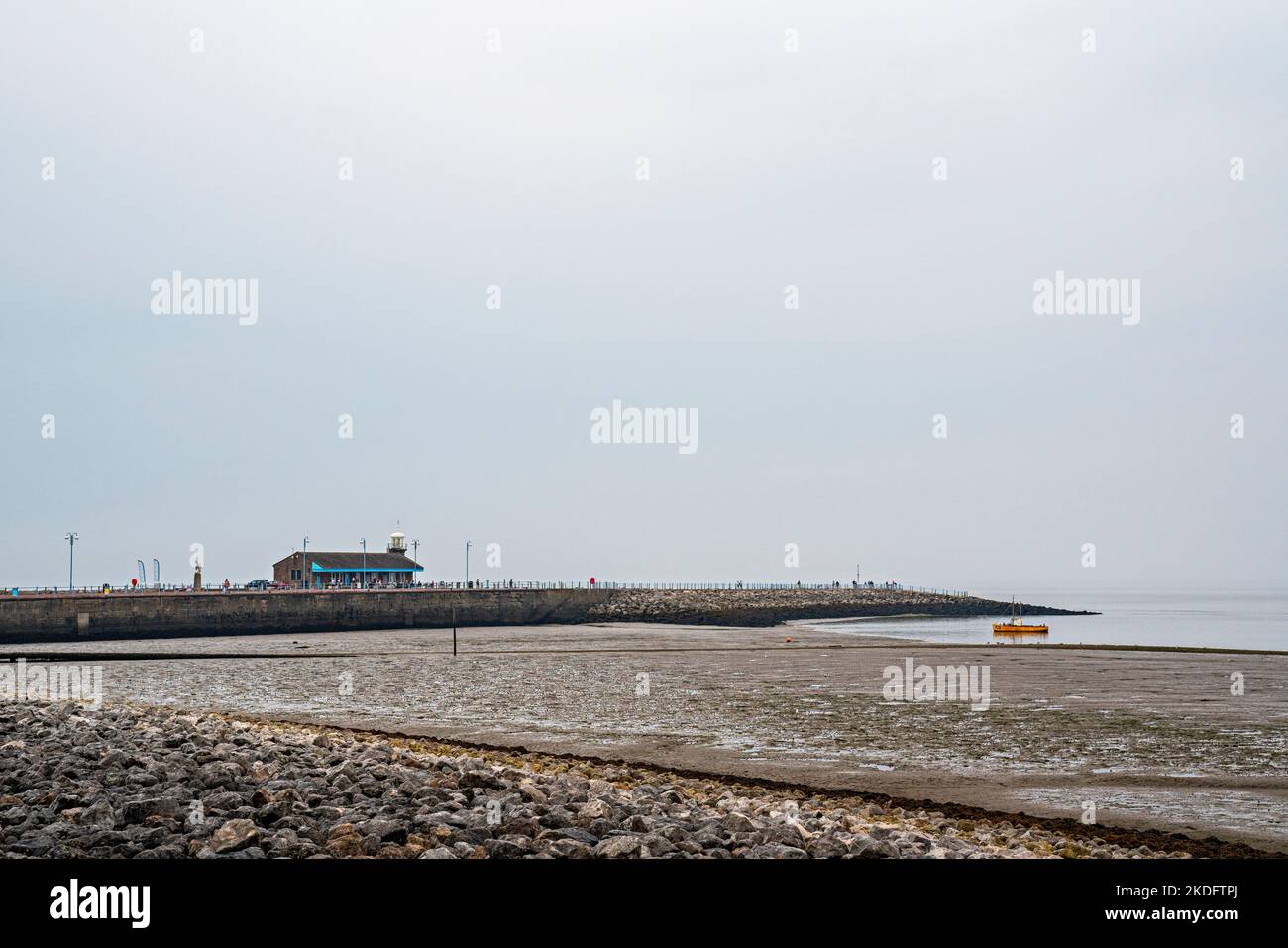 Stone jetty uk sea hi-res stock photography and images - Alamy