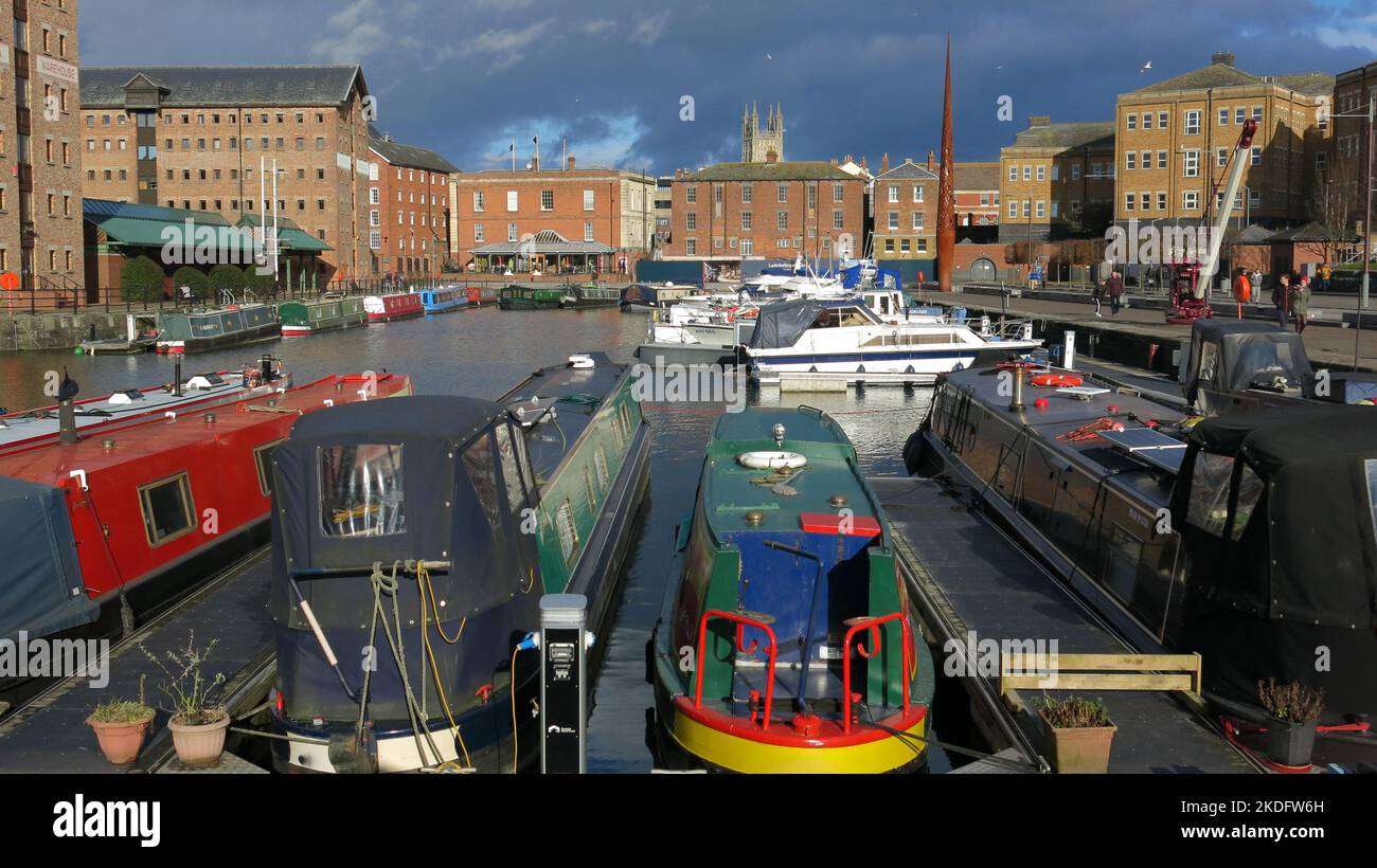 Historic canal basin hi-res stock photography and images - Alamy