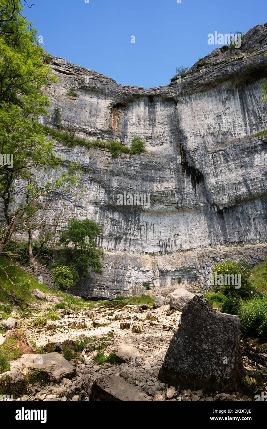 Malham Cove, in the Yorkshire Dales National Park Stock Photo - Alamy