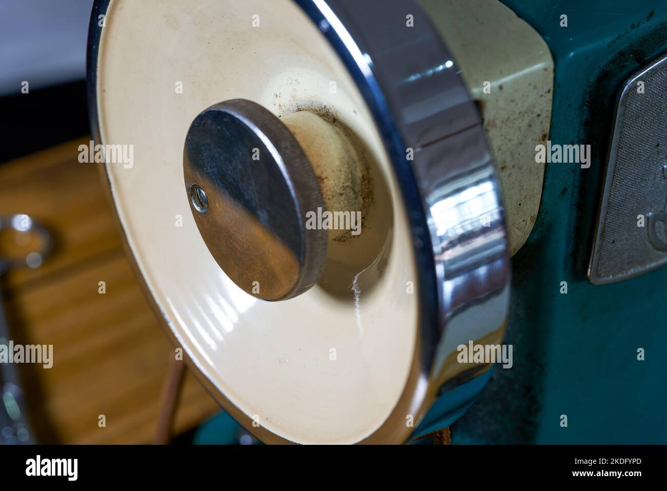 Close-up of the wheel of a traditional household sewing machine Stock ...