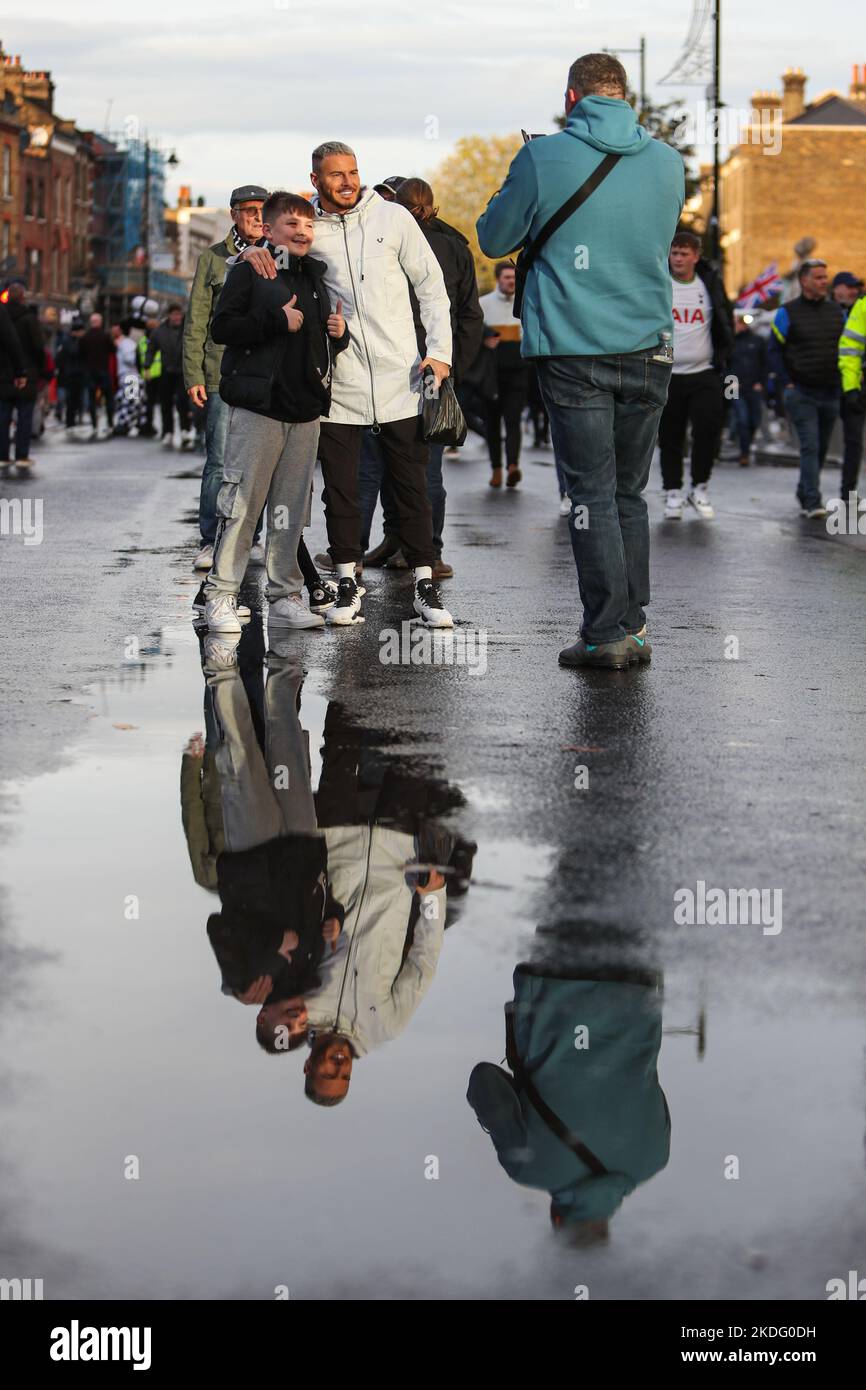 At the wingrove hi-res stock photography and images - Alamy