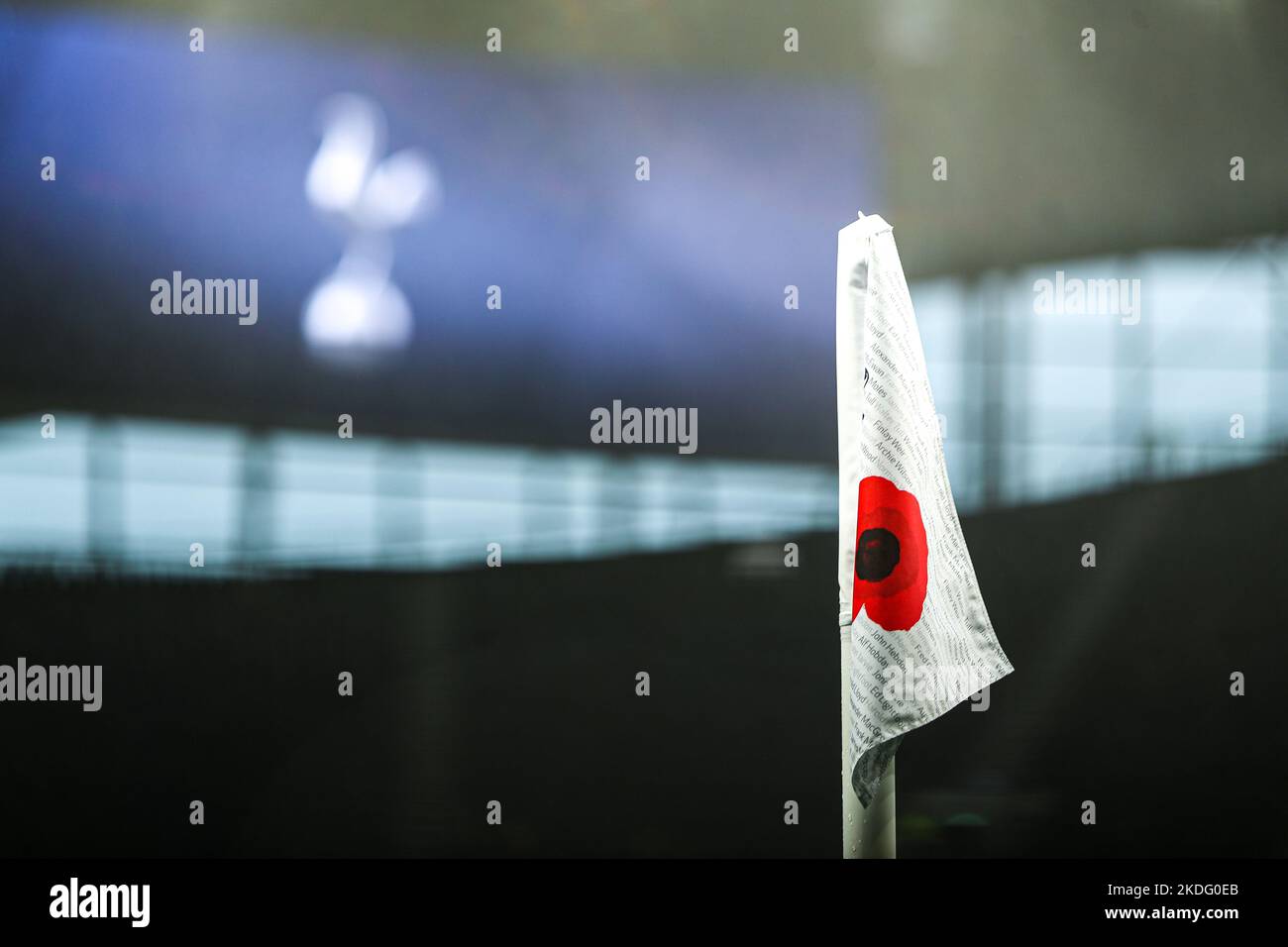 Tottenham hotspur flag hi-res stock photography and images - Alamy