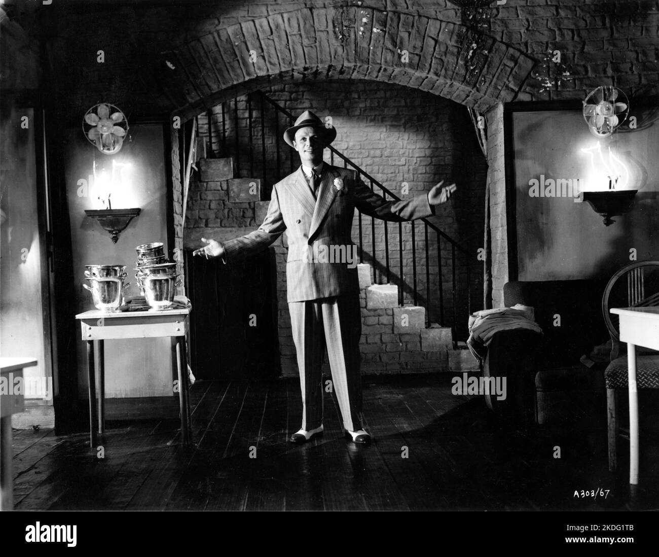 RICHARD WIDMARK as Harry Fabian in NIGHT AND THE CITY 1950 director JULES DASSIN novel Gerald ...