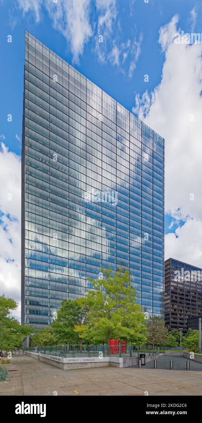 Anthony J. Celebrezze Federal Building, erected in 1966, had an ...