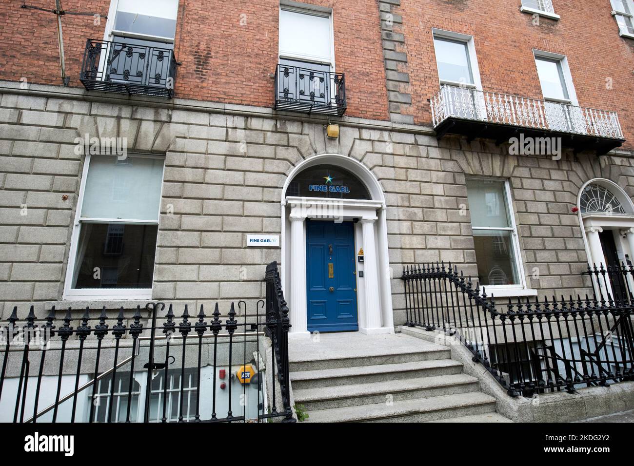 Mount street dublin hi-res stock photography and images - Alamy