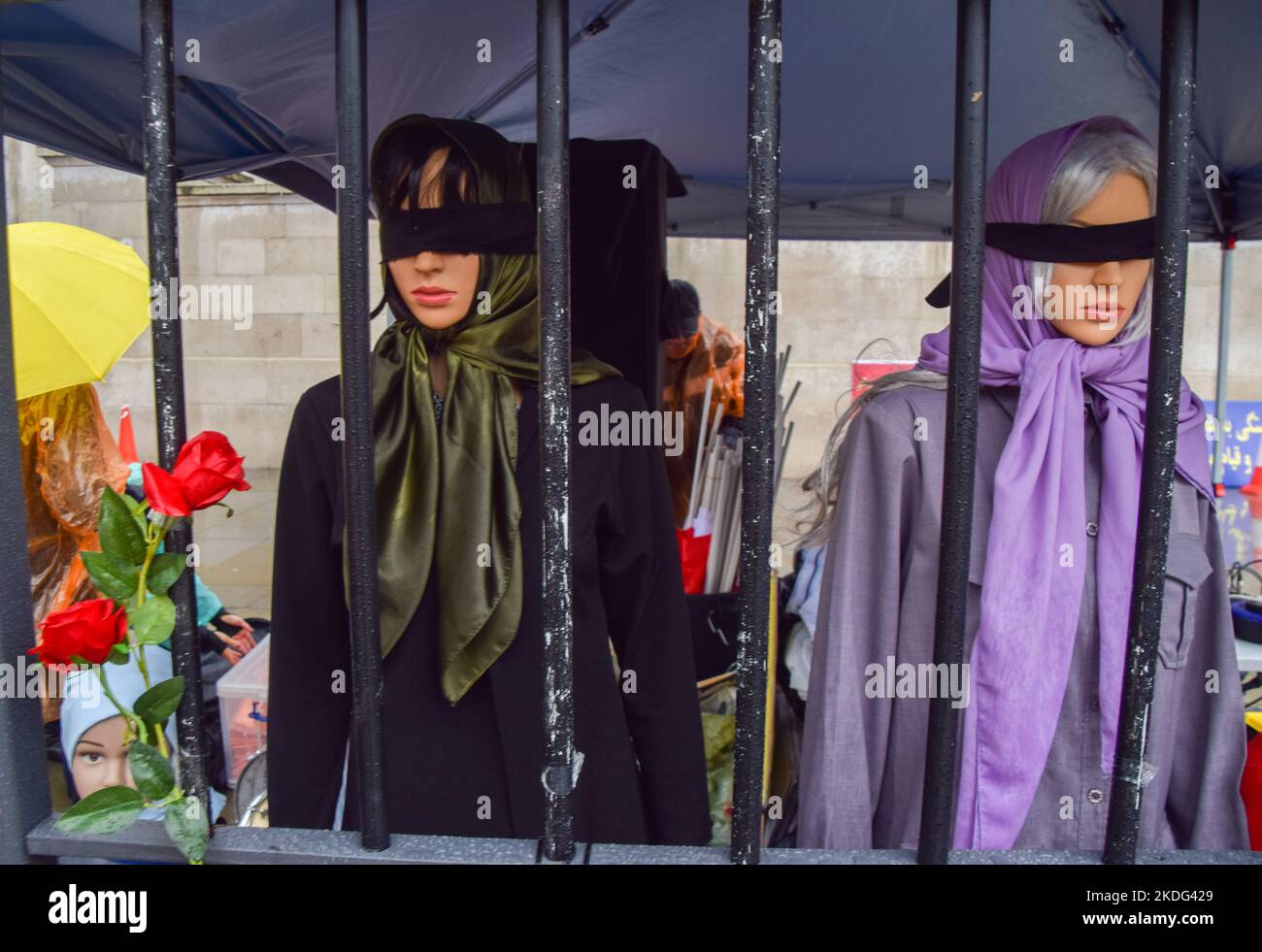 London, England, UK. 6th Nov, 2022. Blindfolded mannequins await ...