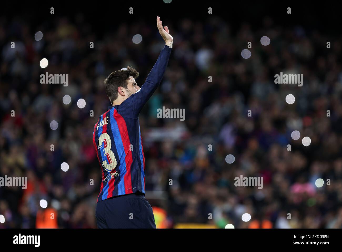 Gerard Pique of FC Barcelona farewell during the Liga match between FC ...