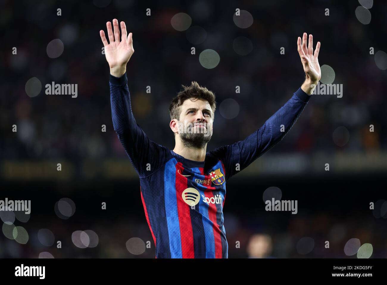 Gerard Pique of FC Barcelona farewell during the Liga match between FC ...