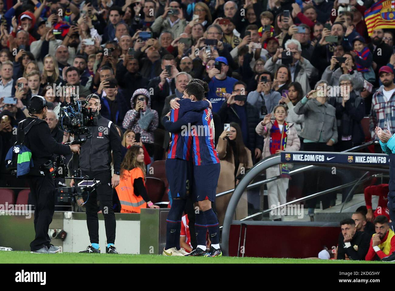 Gerard Pique of FC Barcelona farewell during the Liga match between FC ...