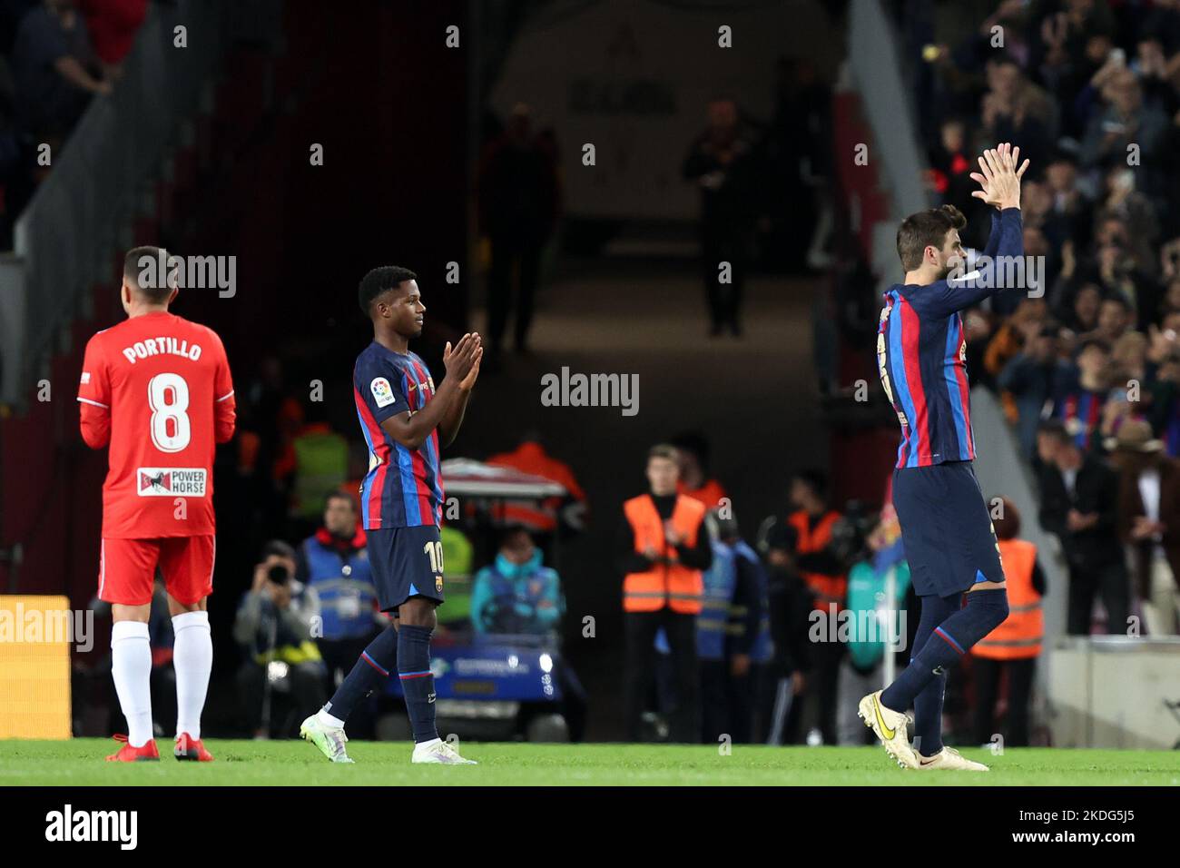 Gerard Pique of FC Barcelona farewell during the Liga match between FC ...