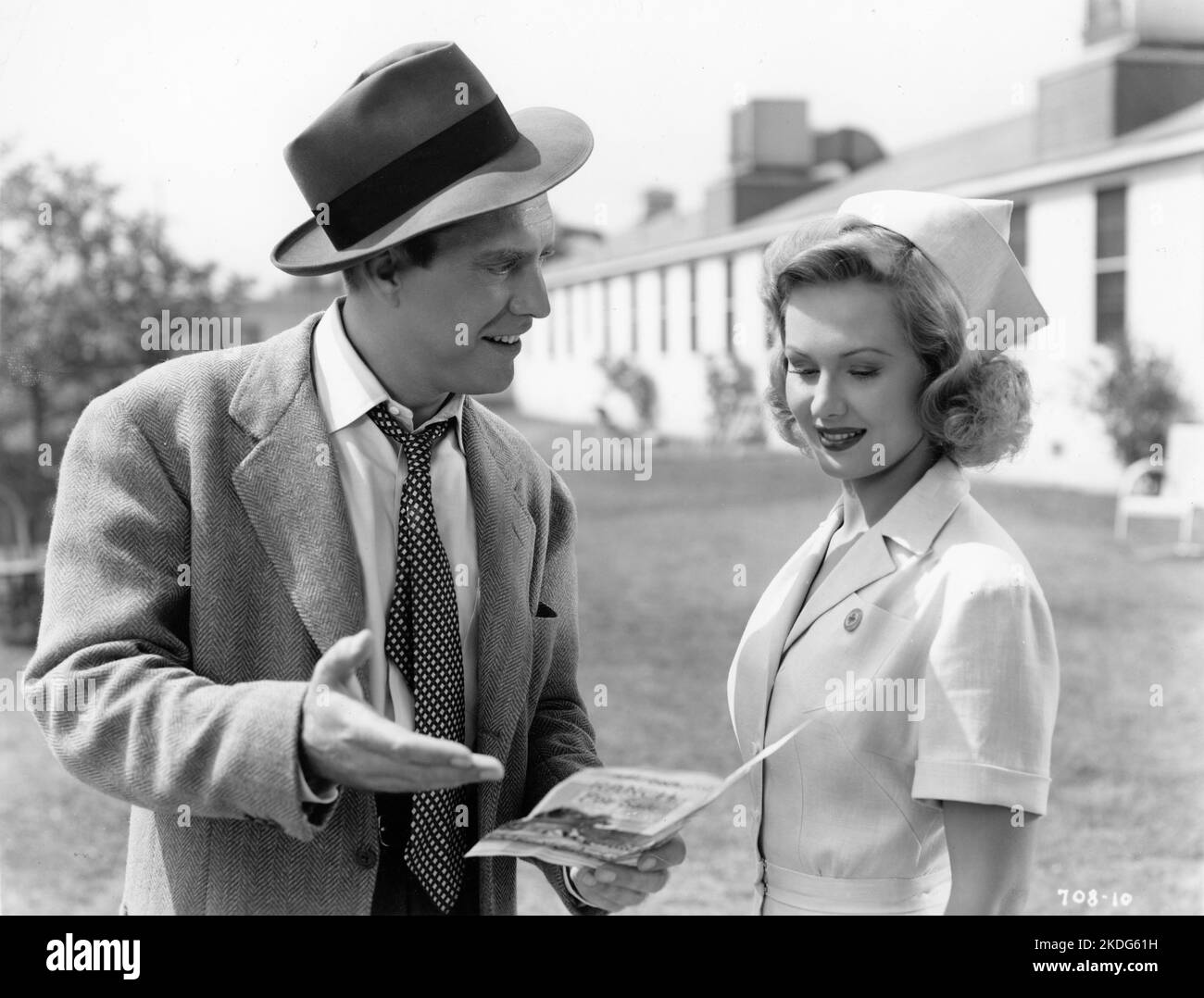 EDMOND O'BRIEN and VIRGINIA MAYO in BACKFIRE 1950 director VINCENT ...