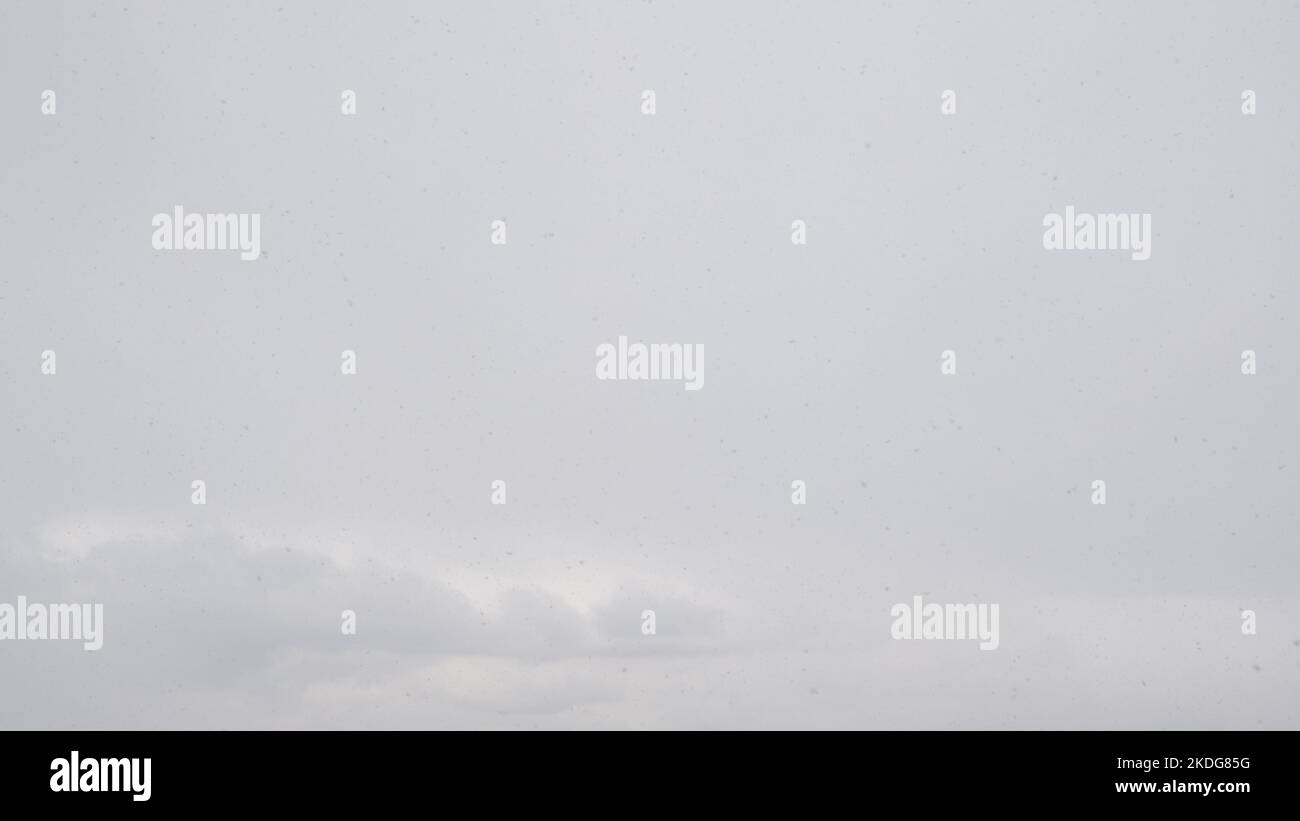 Real falling snow flakes winter hi-res stock photography and images - Alamy