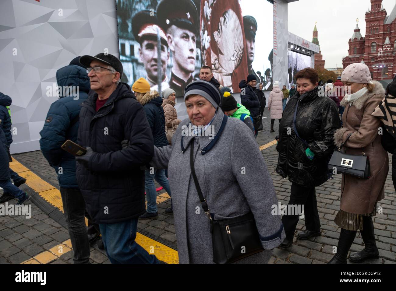 Moscow, Russia. 6th of November, 2022 Citizens visit an open-air museum ...