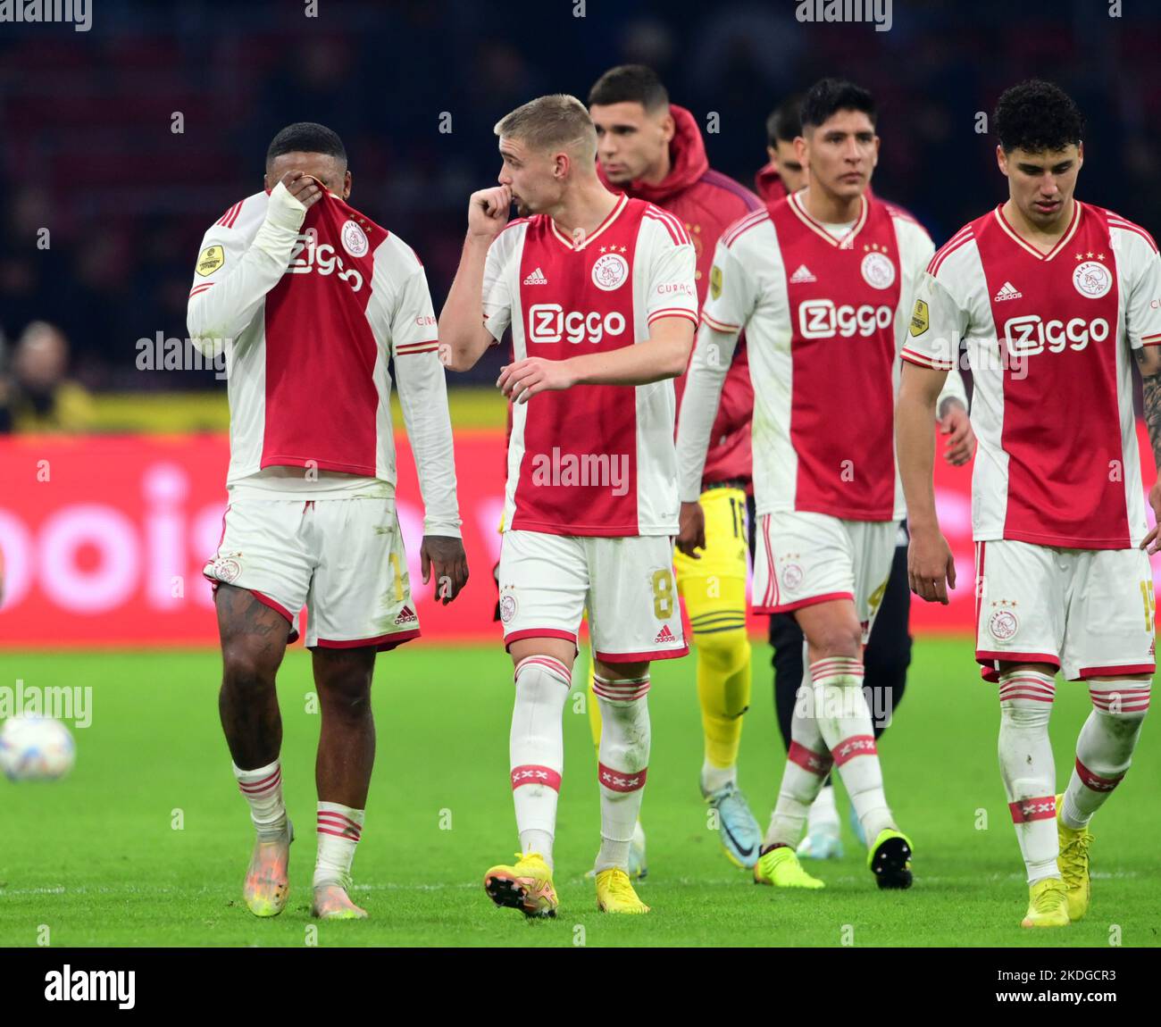 AMSTERDAM - (lr) Steven Bergwijn of Ajax, Kenneth Taylor of Ajax disappointment after the Dutch ...