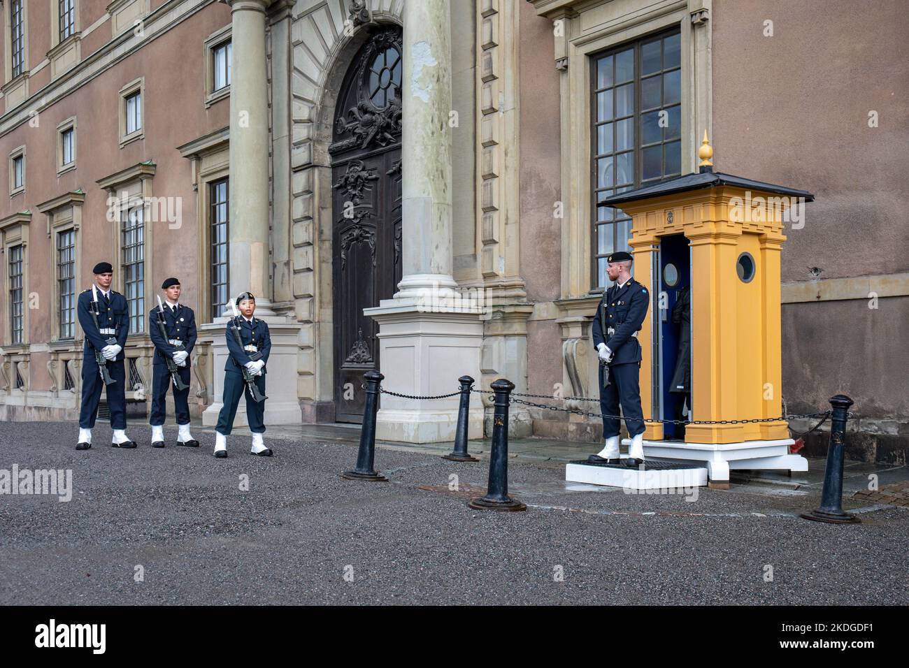 Kungliga Slottet or Royal Palace guards in Stockholm, Sweden Stock ...