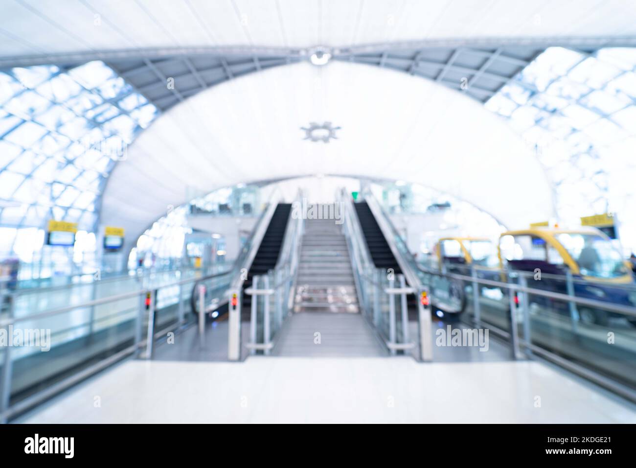 Airport terminal background hi-res stock photography and images - Alamy