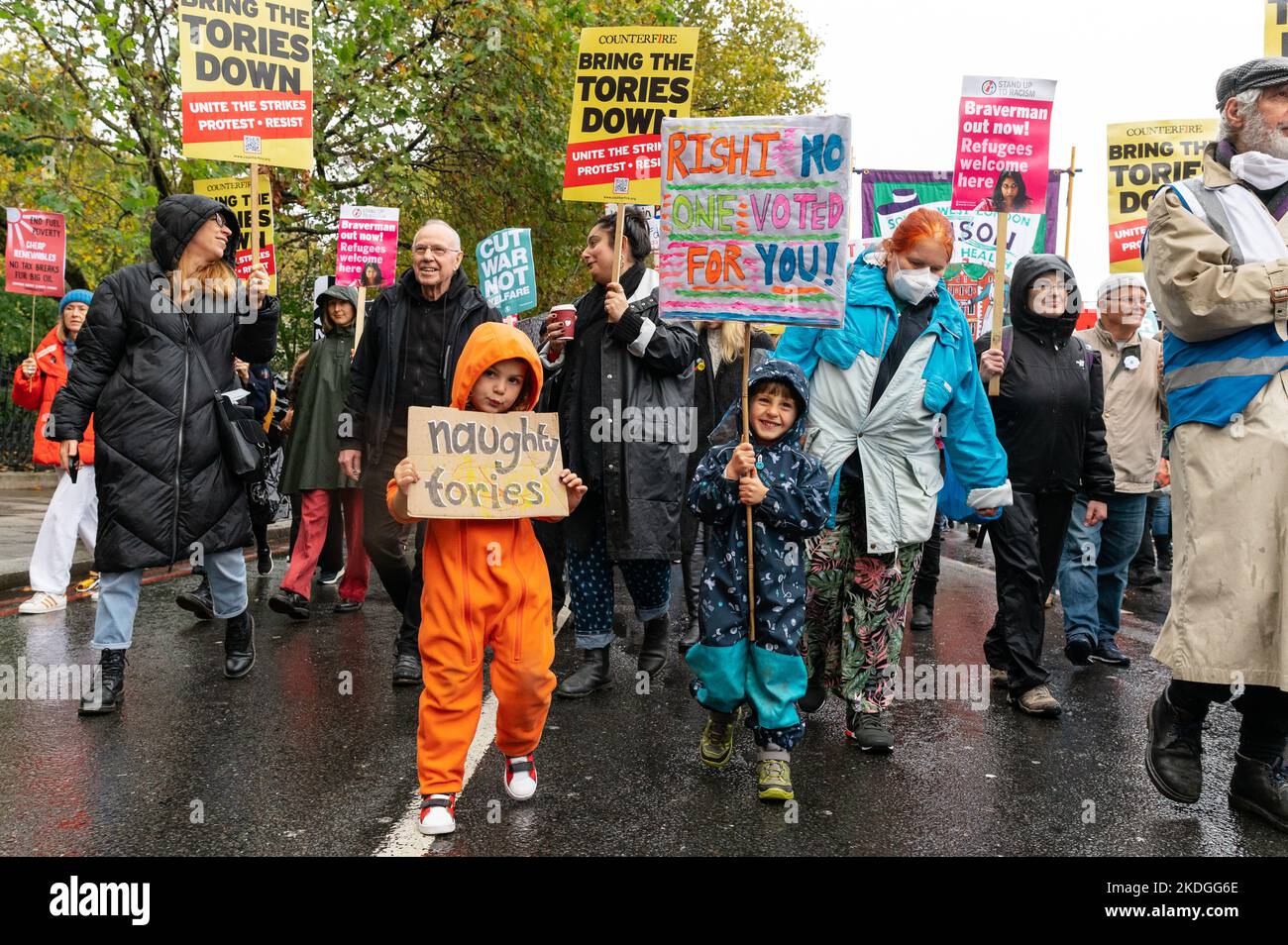 London, UK. 5 November 2022. Thousands march in London in a ...