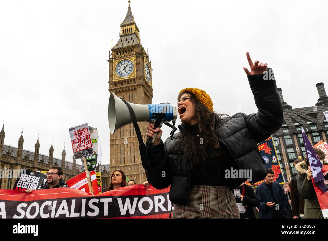 London, UK. 5 November 2022. Thousands march in London in a ...