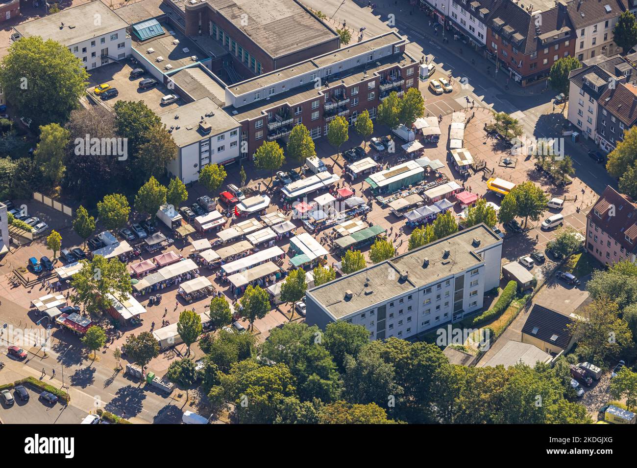 Aerial view, Altenessen market with weekly market, colorful market ...