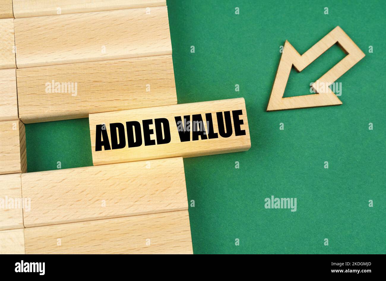 Word success on wooden plates hi-res stock photography and images - Alamy