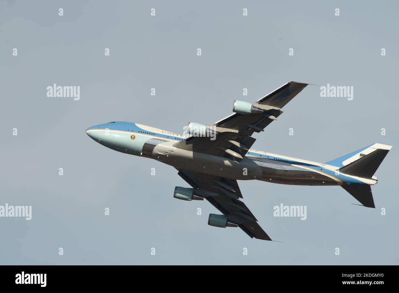 Air Force 1 departing MCAS Miramar in San Diego, California on 11/5 ...