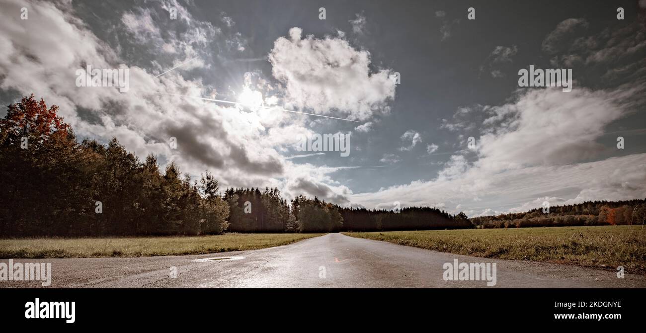 Highway in countryside hi-res stock photography and images - Alamy