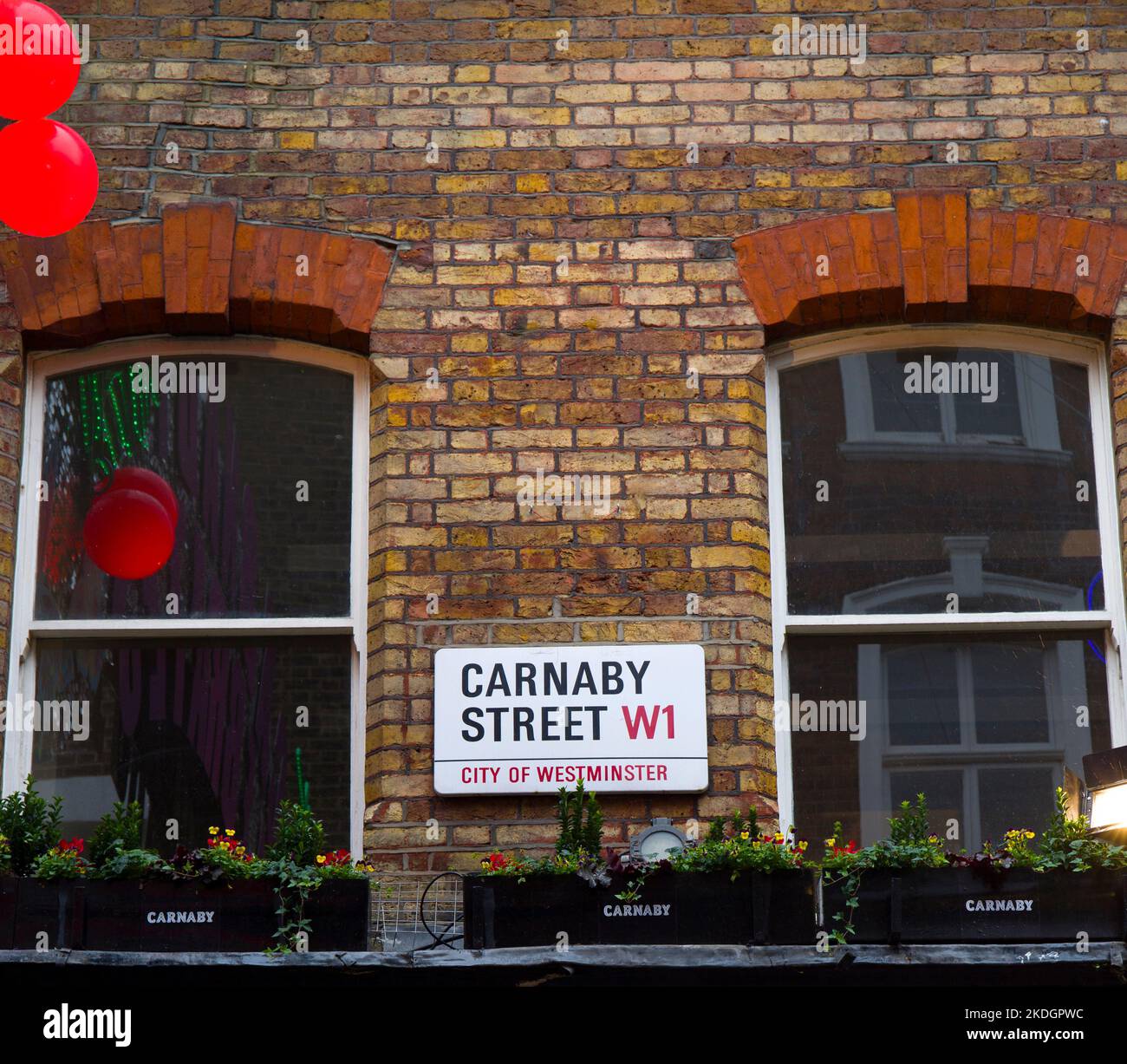 Carnaby street sign hi-res stock photography and images - Alamy
