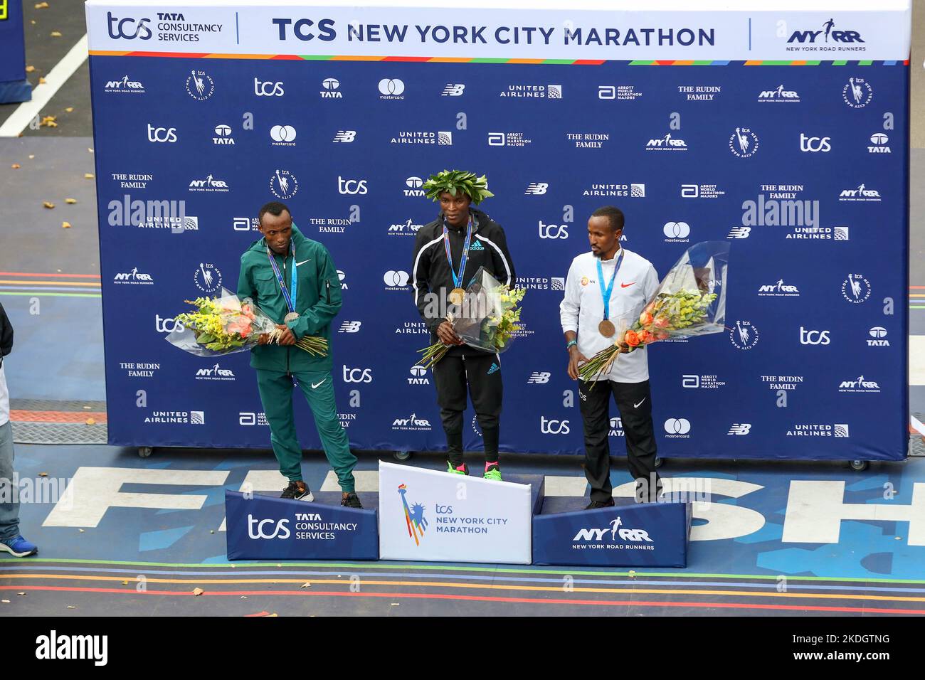 Marathon winner podium hi-res stock photography and images - Alamy