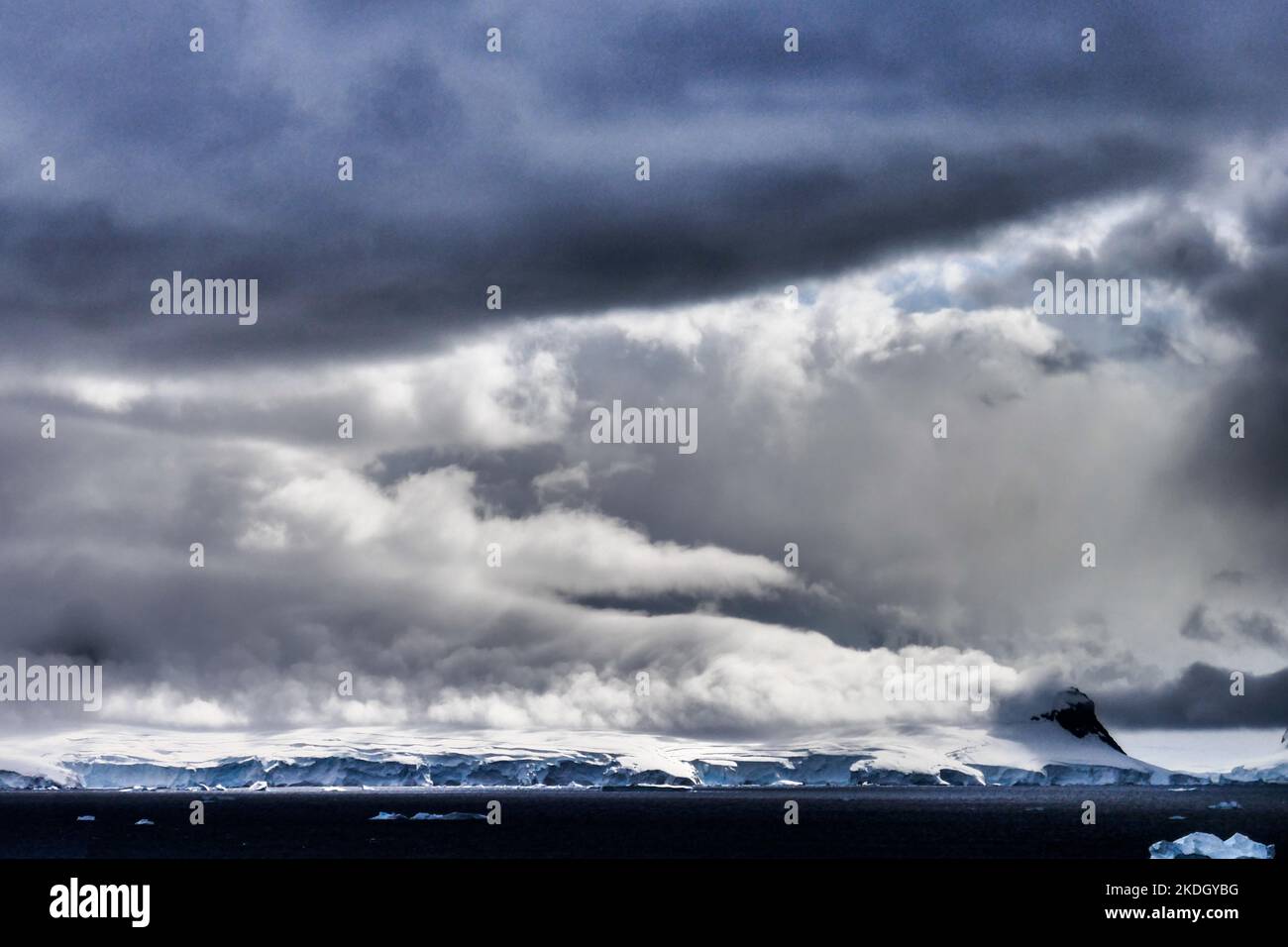 The snowy landscape, hills and mountains of Antarctica Stock Photo - Alamy