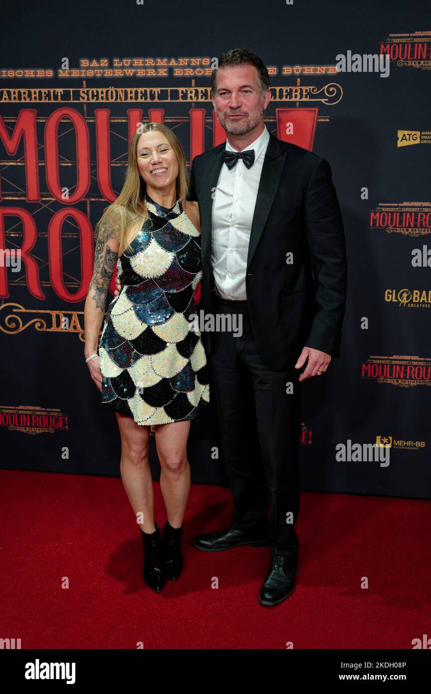 Cologne, Germany. 06th Nov, 2022. Actor Simon Böer and his wife Anne ...