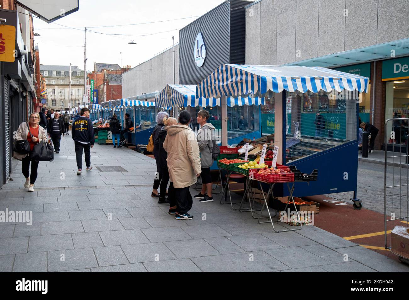 fruit market on moore street outside the ilac shopping centre moore ...