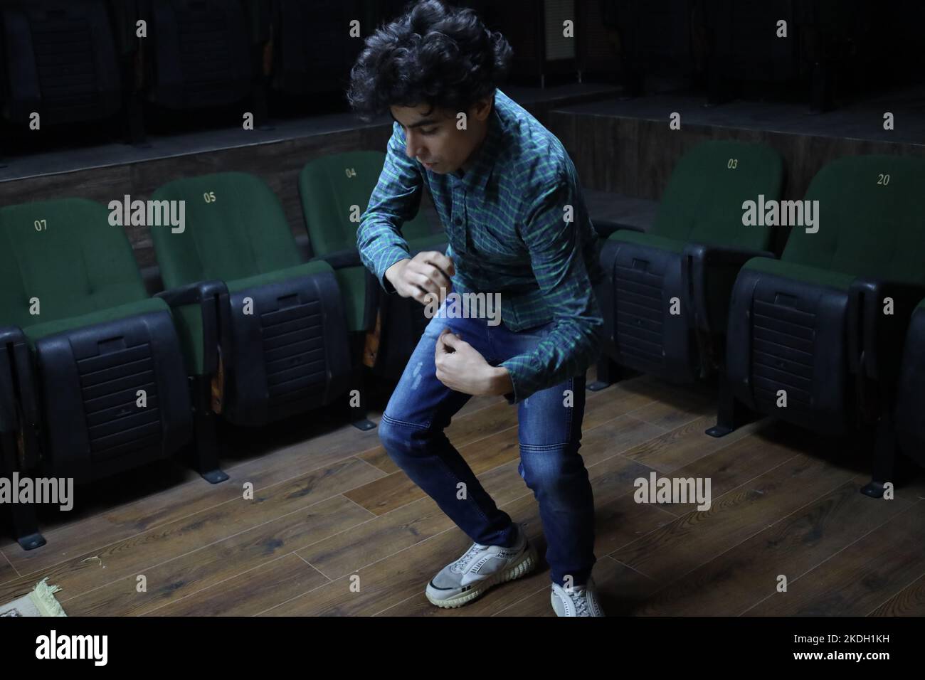 Cartoon voices hi-res stock photography and images - Alamy