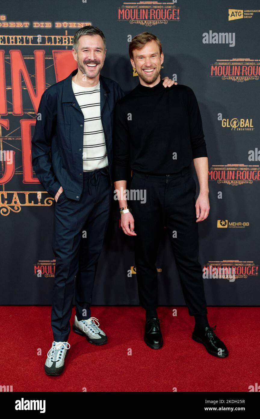 Cologne, Germany. 06th Nov, 2022. Presenter Jochen Schropp (l) and ...