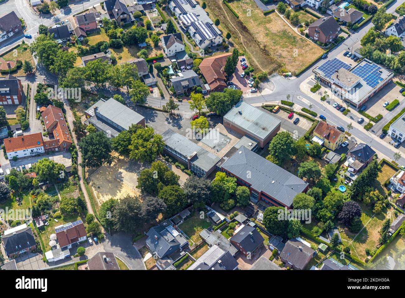Forverein der freunde und forderer der alfred delp schule hi-res stock ...