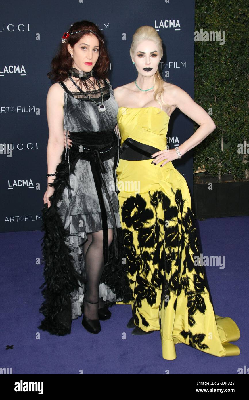 Torie Zalben and Elizabeth TenHouten attend the 2022 LACMA ART+FILM ...