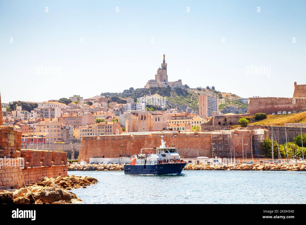 View fort saint nicolas marseille hi-res stock photography and images ...
