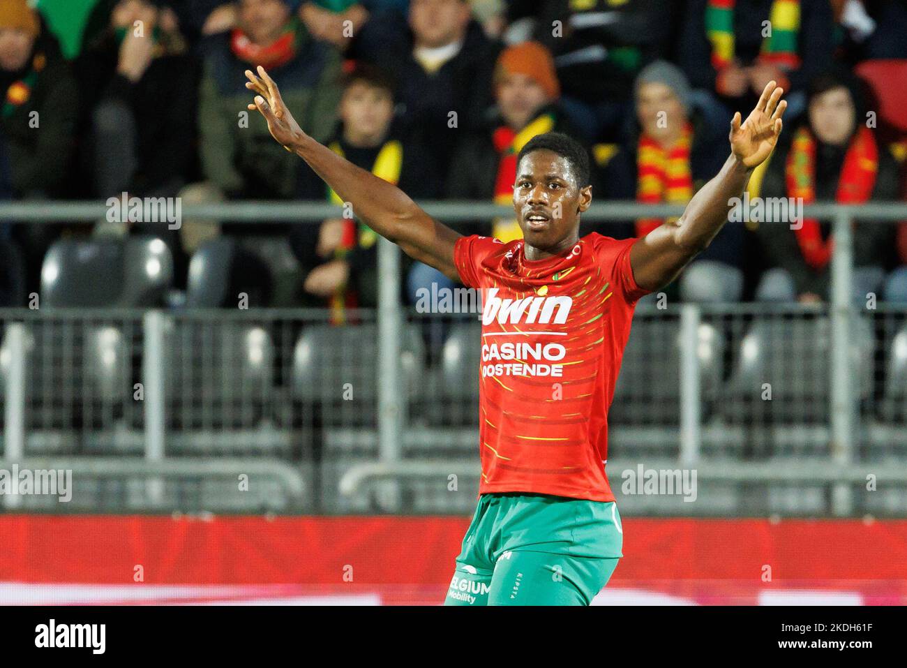 Oostende's Osaze Urhoghide pictured during a soccer match between KV ...