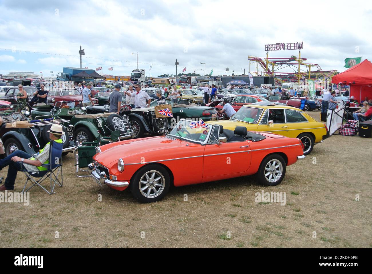 Overview of the English Riviera classic car show, Paignton, Devon ...