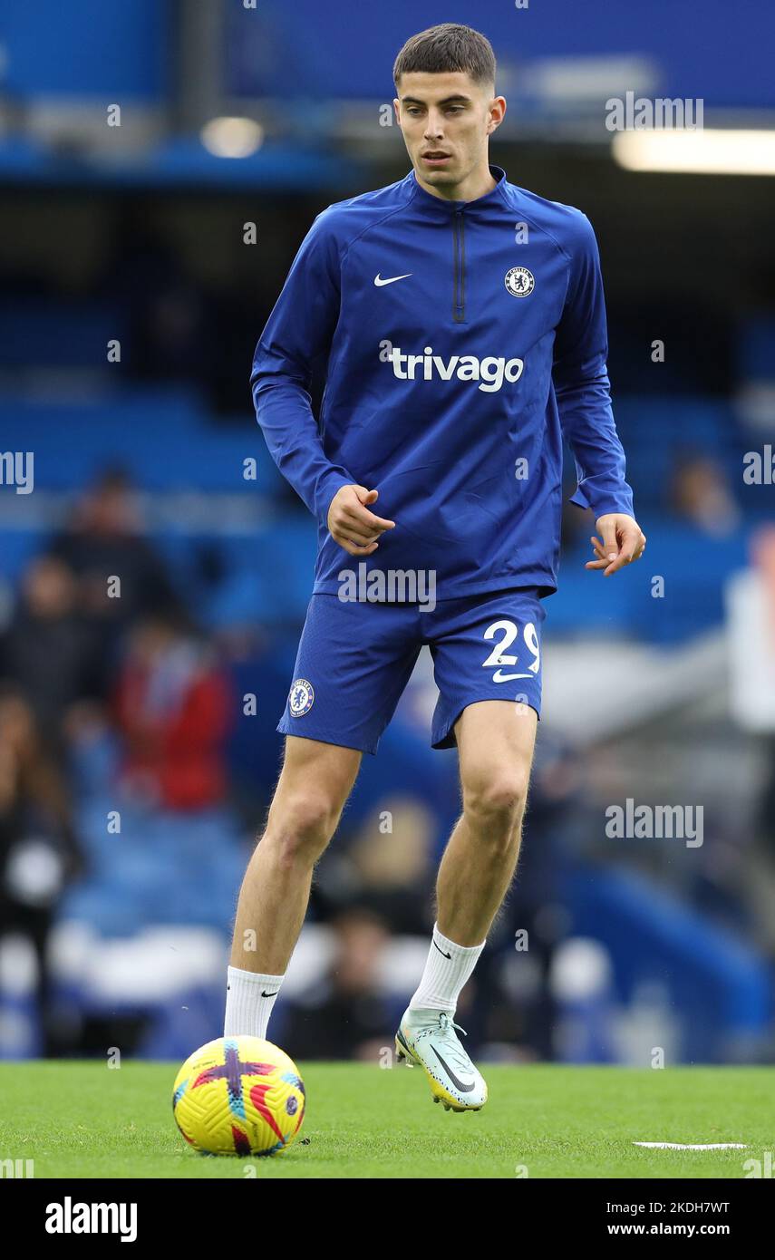 London, England, 6th November 2022. Kai Havertz of Chelsea warms up ...