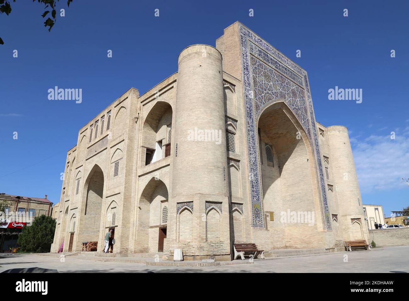 Nodir Devonbegi Khanagha, Lyabi Hauz Square, Historic Centre, Bukhara ...