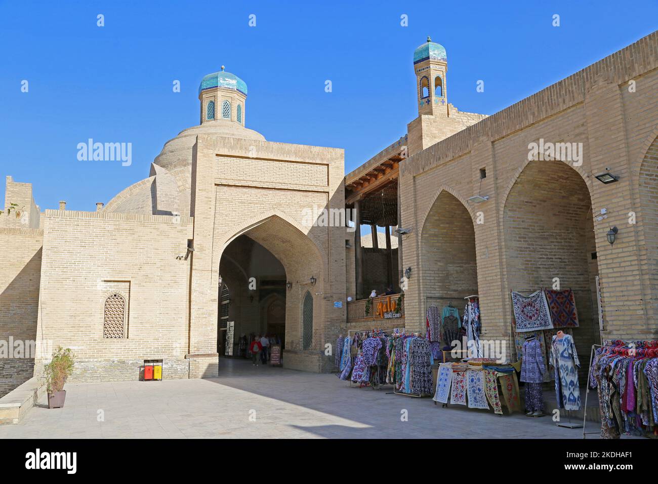 Toki Sarrafon (Moneychangers' Bazaar), Arabon Street, Historic Centre ...