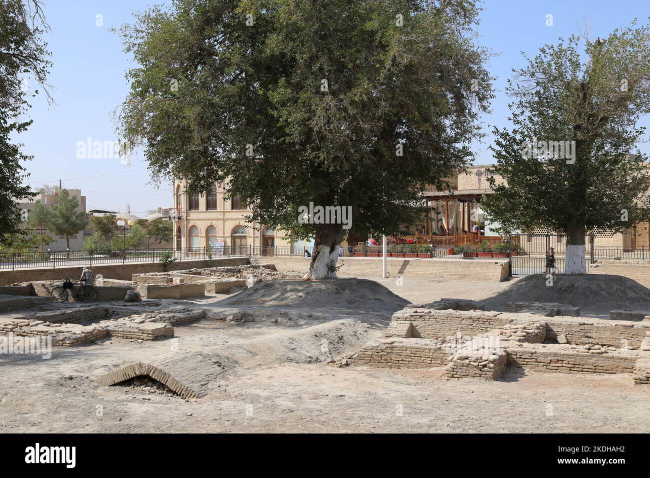 Caravansaray archaeological excavations, Historic Centre, Bukhara ...