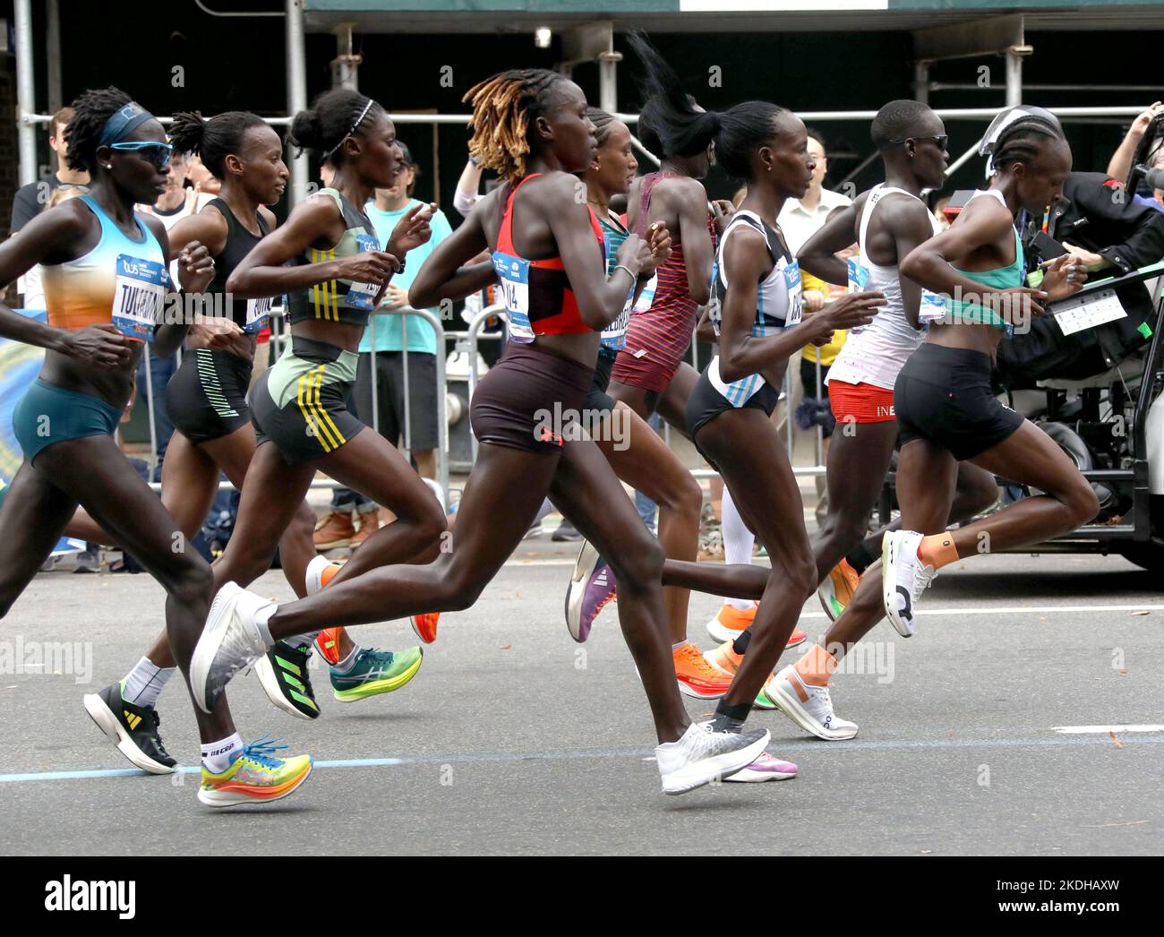 1st place elite women hi-res stock photography and images - Alamy