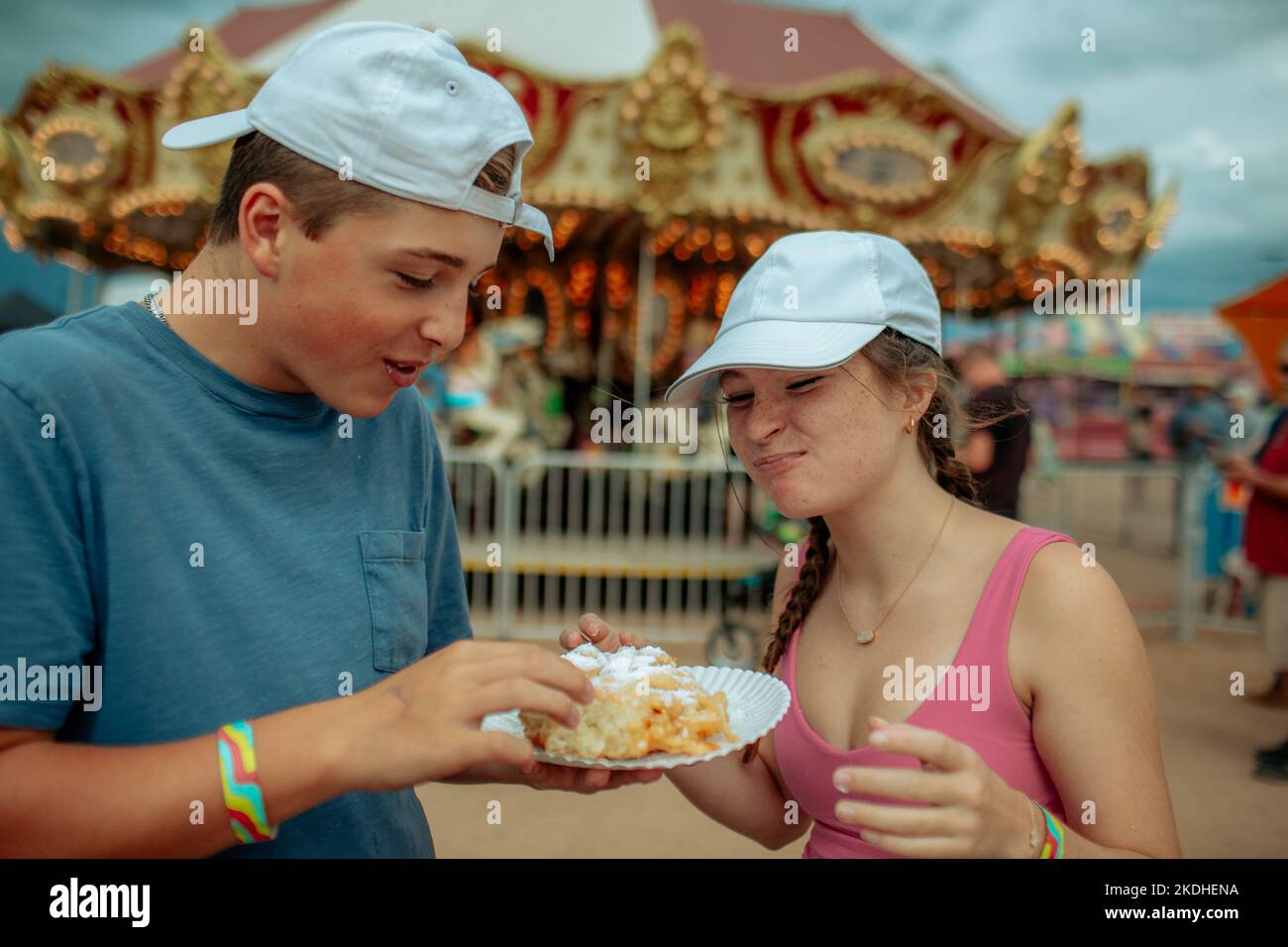 Teens at the fair hi-res stock photography and images - Alamy