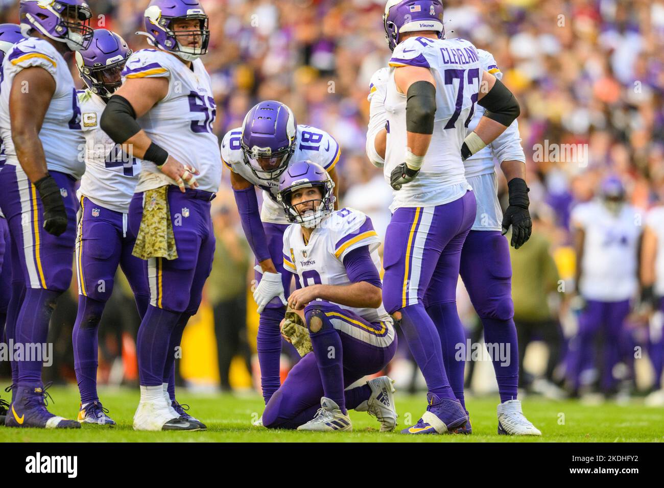 Washington commanders huddle hi-res stock photography and images - Alamy