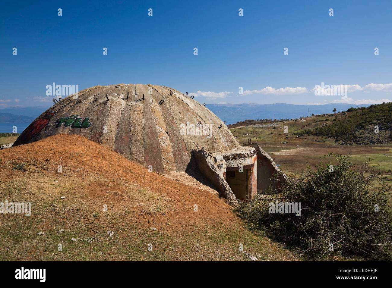 Concrete bunkers hi-res stock photography and images - Alamy