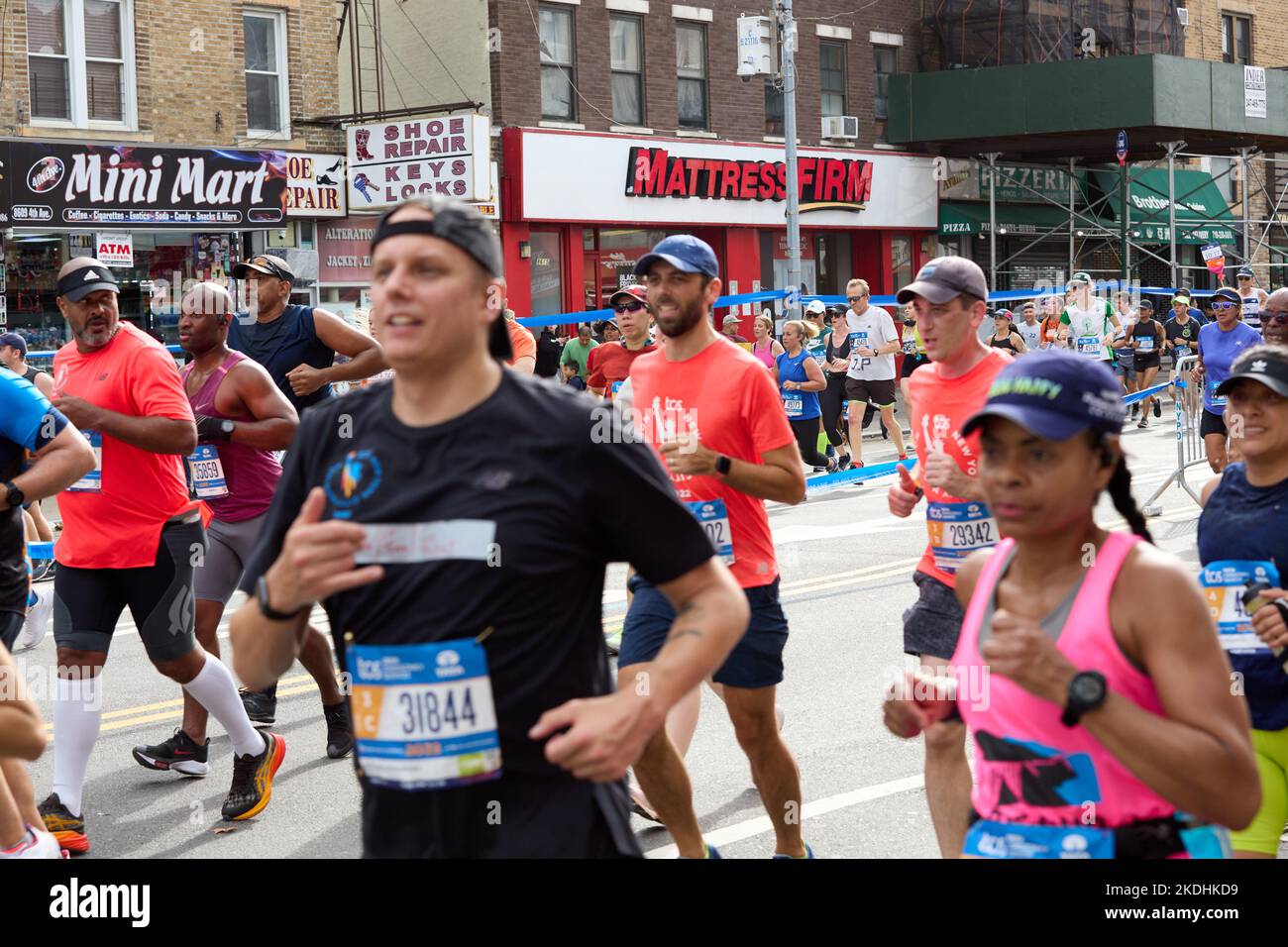 Brooklyn, NY, USA. 6th Nov, 2022. The 2022 TCS New York City Marathon is at full capacity with ...