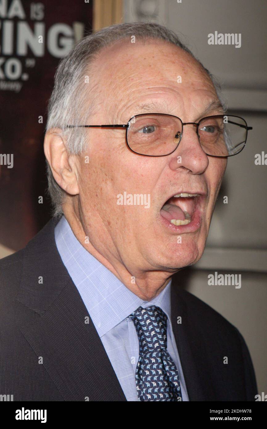 John golden theatre new york hi-res stock photography and images - Alamy